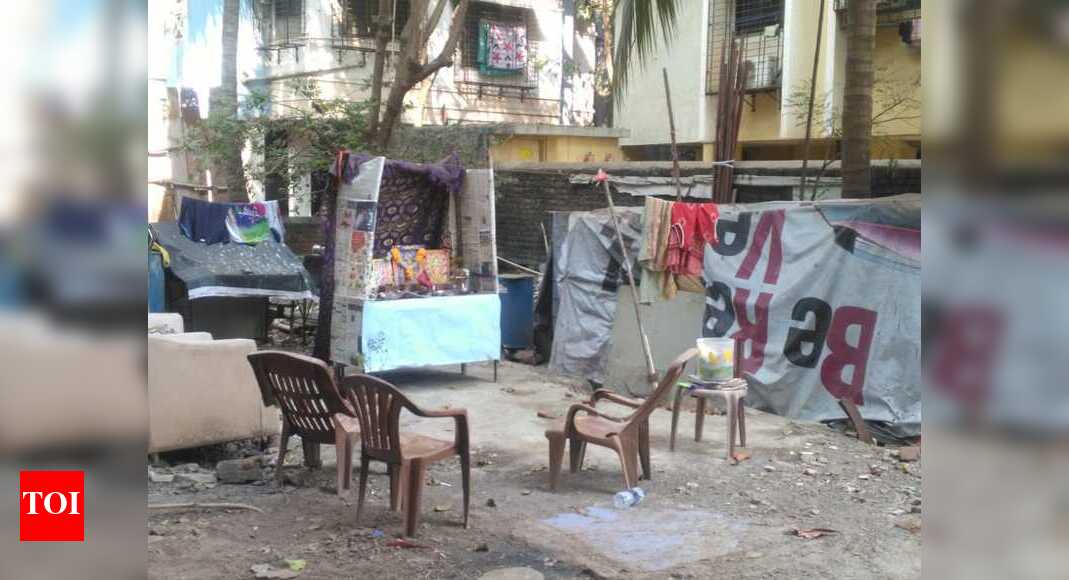 Encroachment at Vakoka Gaothan Road - Times of India