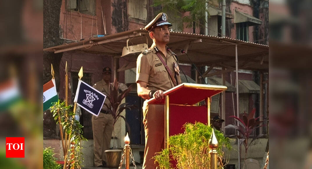 Sanjay Barve: Outgoing Mumbai top cop Sanjay Barve given farewell ...