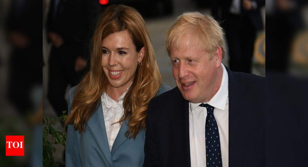 Boris Johnson, girl friend engaged, expecting first child - Times of India