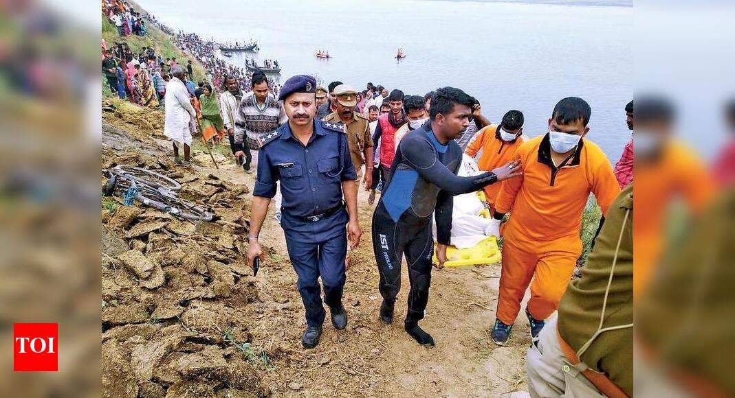 Chandauli boat capsize: NDRF finds teen’s body, four missing | Varanasi ...