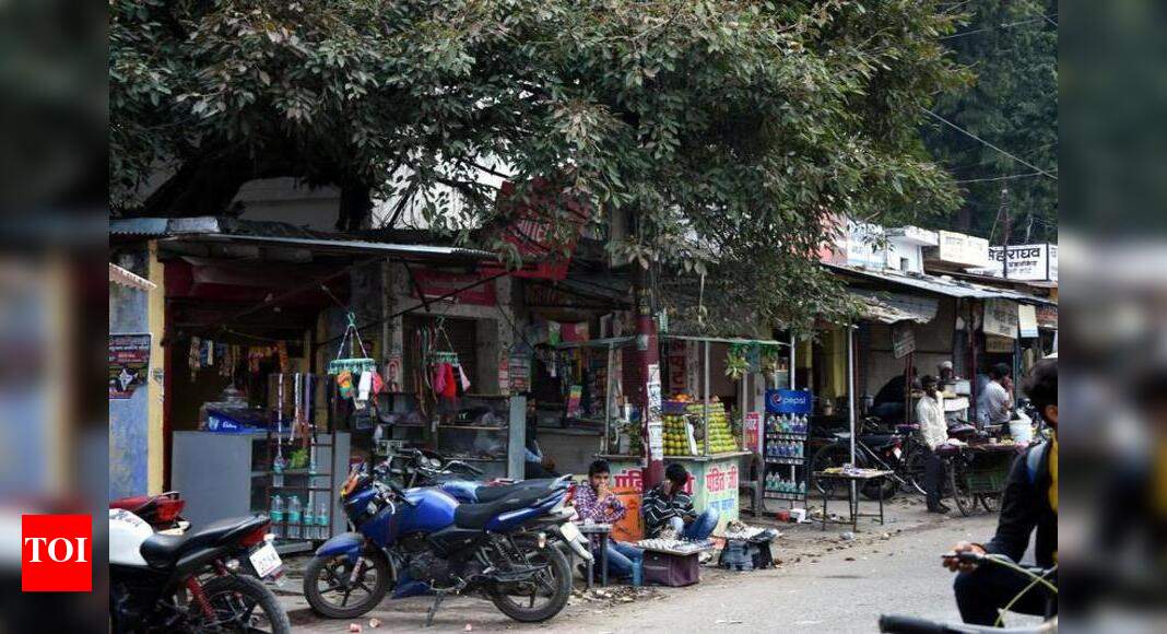 DM office staff mull over recovering rent from shops | Bareilly News ...