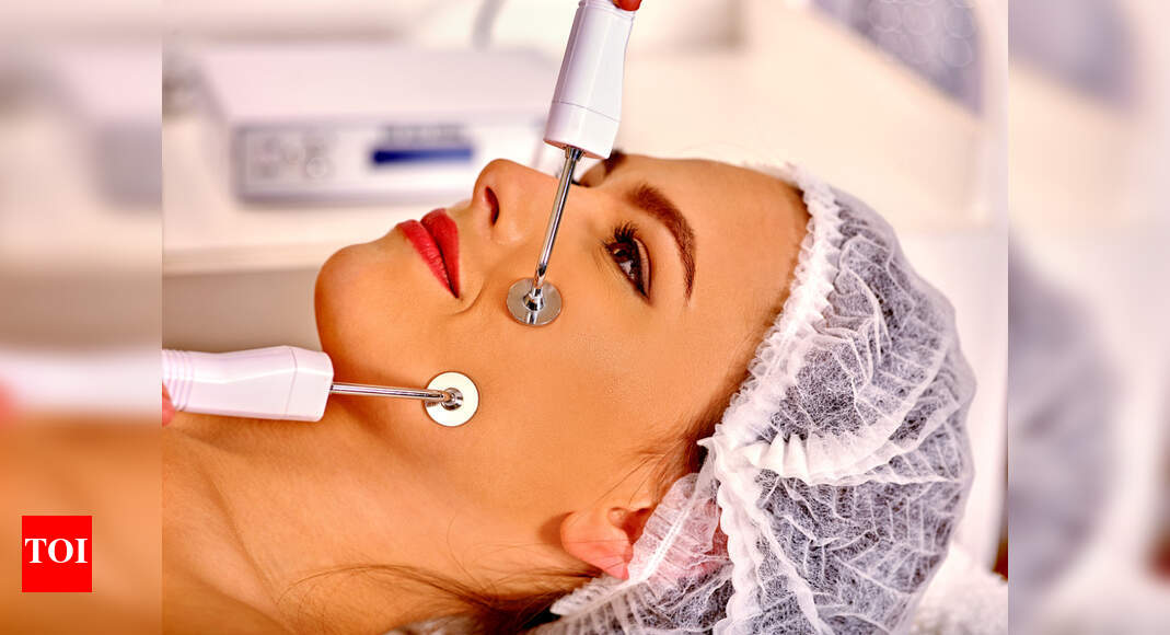 OMG! Are electric facials the new skin treatments? - Times of India