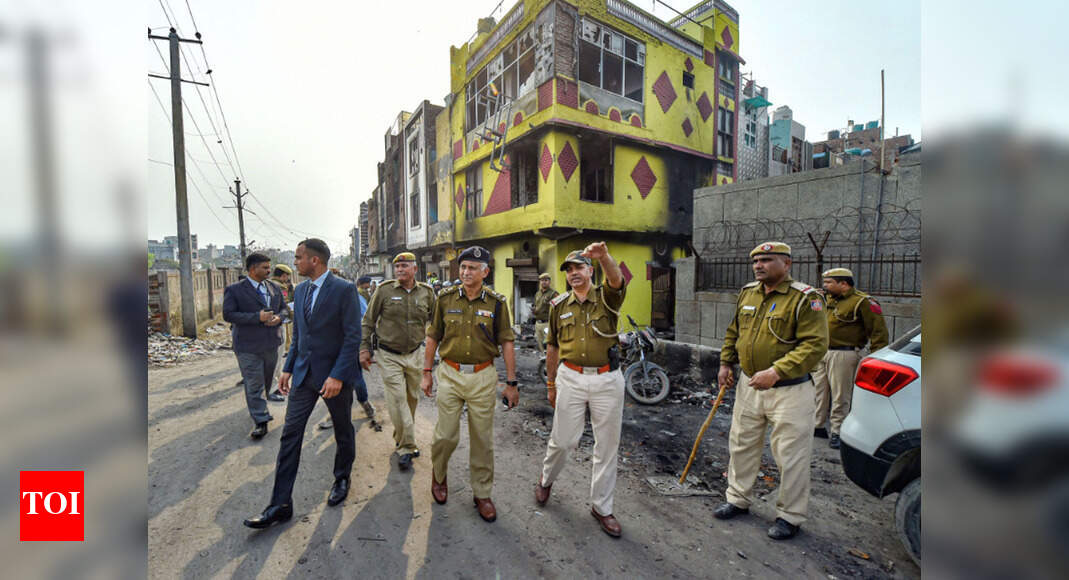 Delhi Riots: Cops arrest 40 for spreading rumours, making fake calls ...