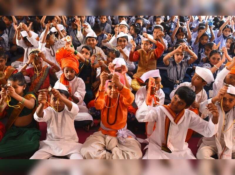 Marathi Diwas: Students celebrated Marathi Language Day with bhajans ...