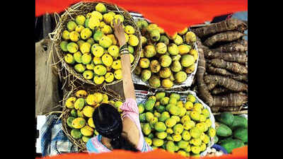 Mango season kicks off, Mancurad variant rakes in 5,000 per dozen | Goa ...
