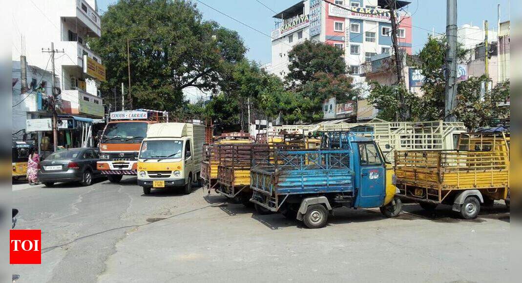 Un-Authorized Auto Stand(Traffic jam near house) - Times of India