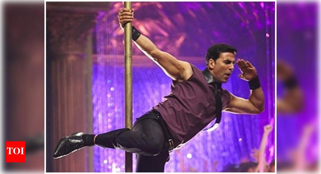 Akshay Kumar adds pole dancing to his regular fitness routine | Hindi ...