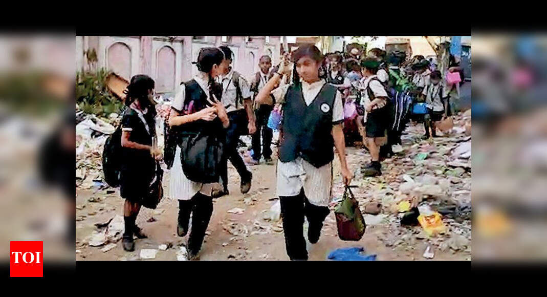 Stinking reality: Mounds of garbage greet students of school in Old ...
