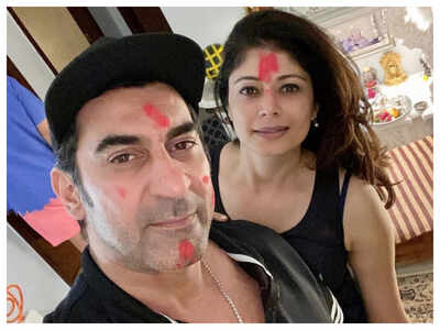 Pooja Batra and Nawab Shah celebrate their first Holi together after ...