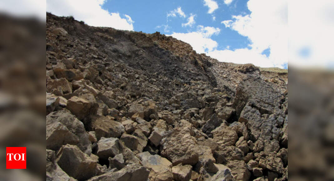 NH-5 remains blocked due to landslides in Himachal Pradesh | Shimla ...