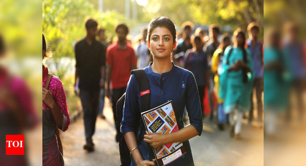 Teaser of 'Kamali From Nadukkaveri' | Tamil Movie News - Times of India