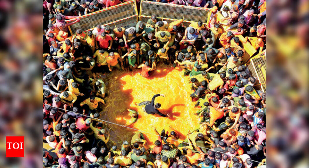 When Rangapanchami was celebrated with Dettol & neem leaves | Nashik ...