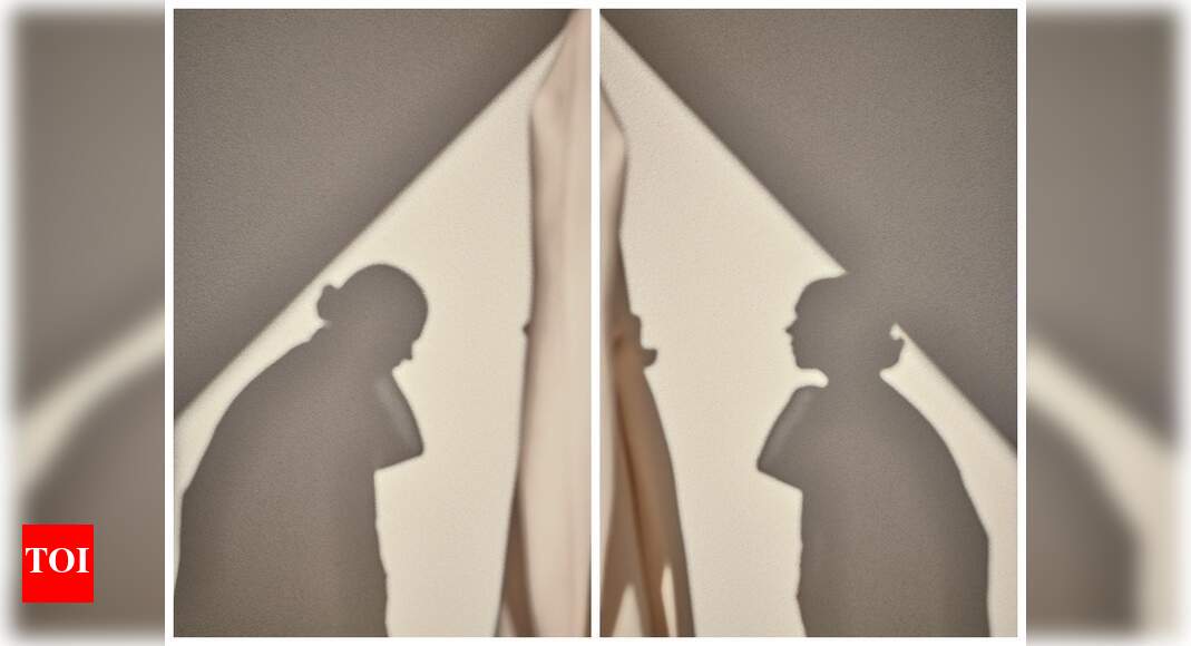 Deepika Padukone shares a picture of her shadow with an empowering ...