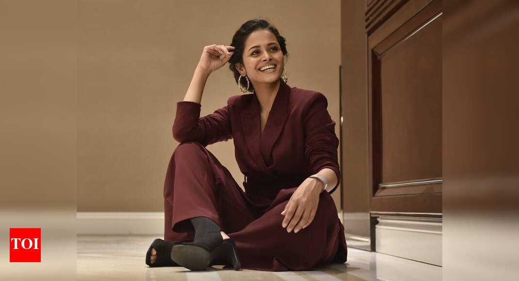 Deepti Devi makes her music video debut with ‘Kahe Koi Aansoo ...