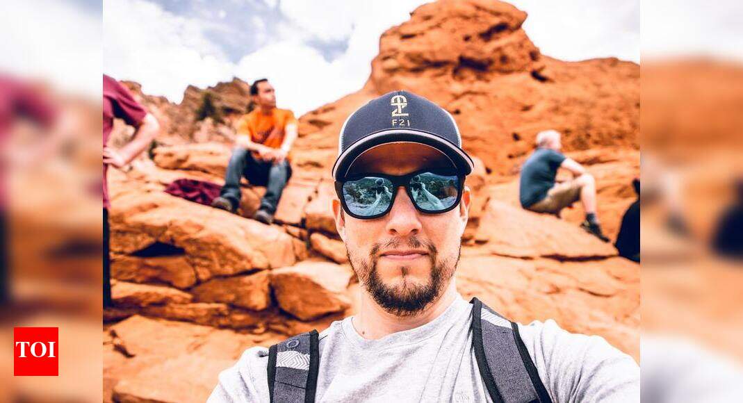 Must-have mirror lens wayfarers for men - Times of India