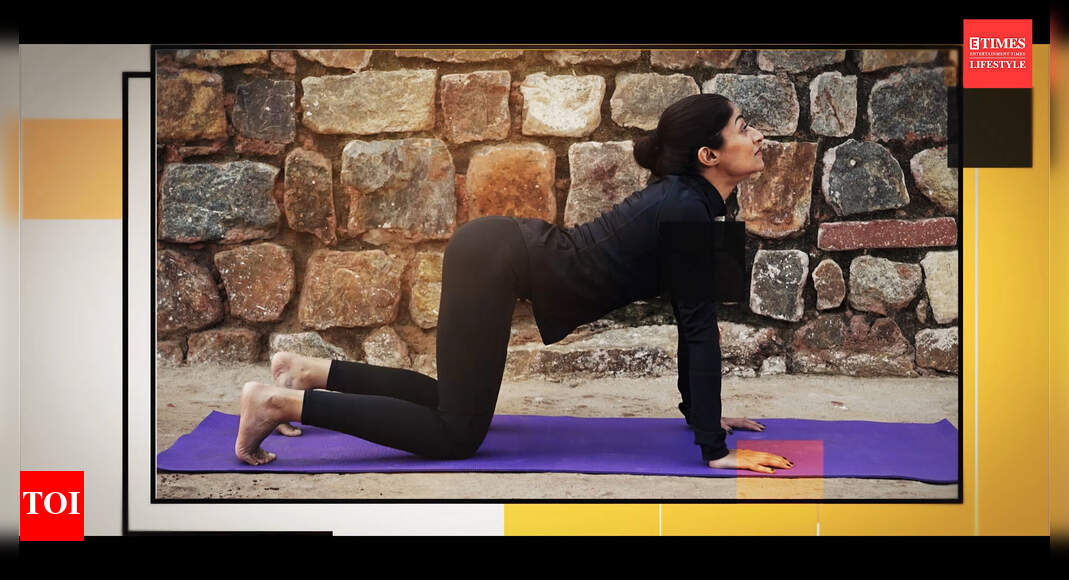 VIDEO: Yoga-inspired ab workout - Times of India