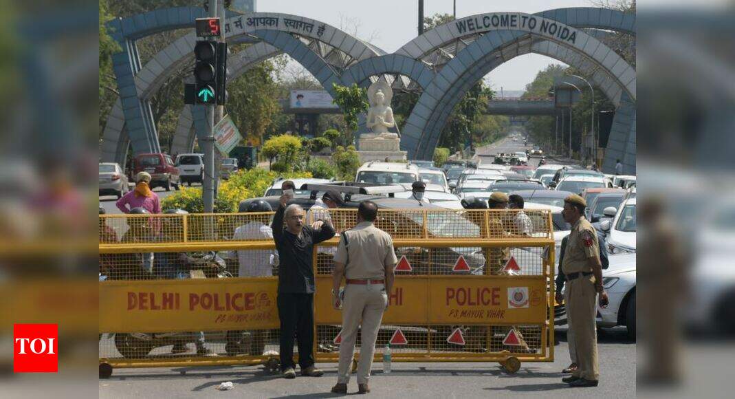 Coronavirus lockdown: Delhi Police to issue curfew passes to vehicles ...