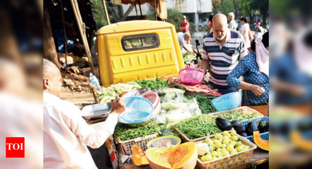 Pune: Vegetable & fruit prices soar amid panic-buying in wake of lockdown | Pune News - Times of ...