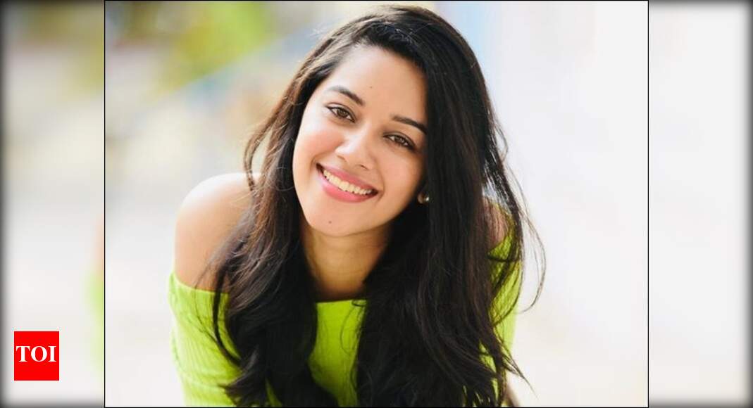 “Regular workout by running around the house”: Mirnalini Ravi opens up ...