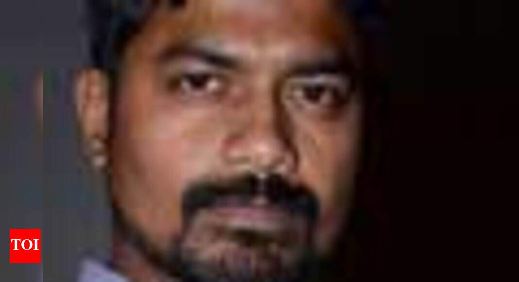 Yash Raj actors bow down to a cop - Times of India