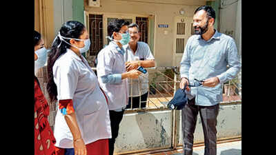 Gujarat: Worst brings out the best in these pregnant doctors | Rajkot ...