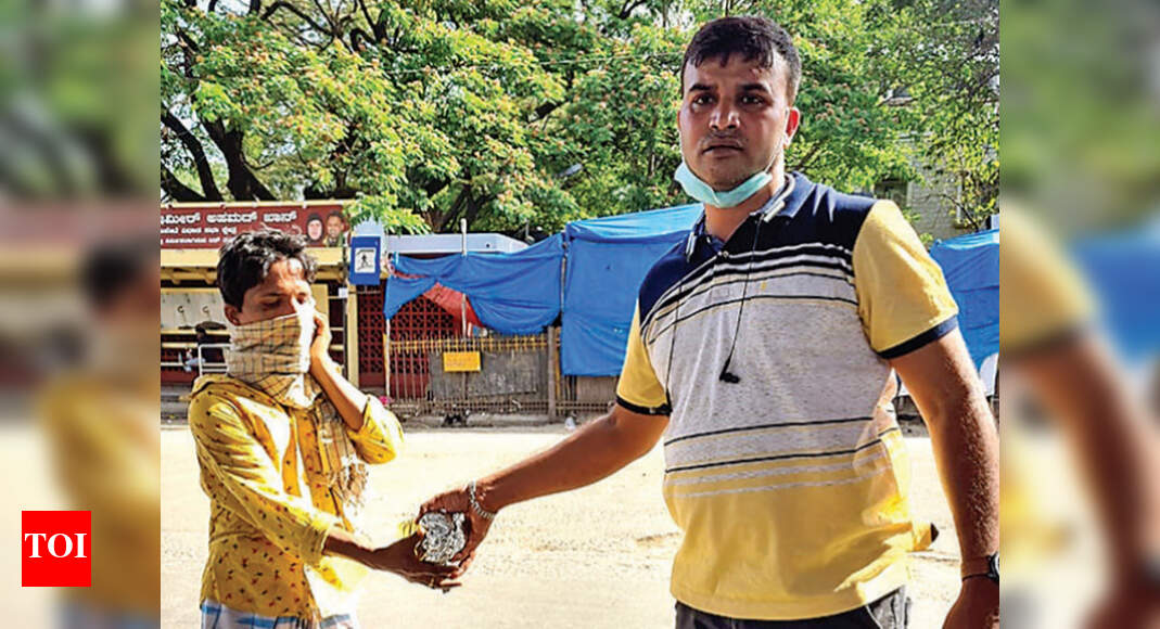 This Bengaluru man distributed 3,000 food packets in 6 days | Bengaluru ...