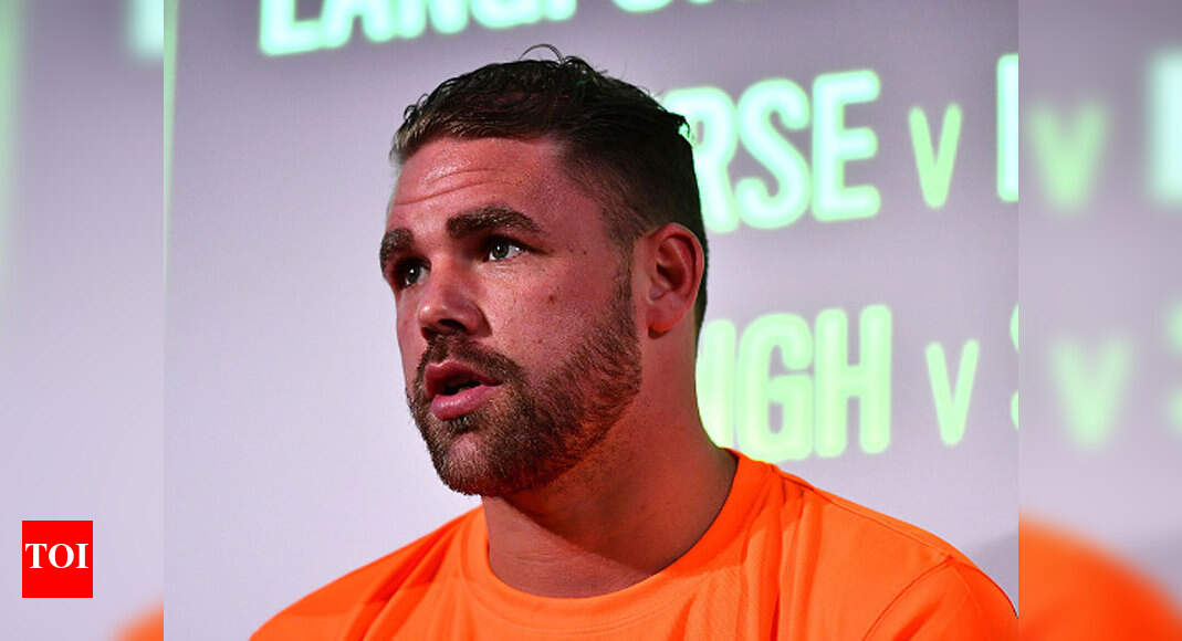 World champion boxer Saunders sorry for 'hit women' virus video ...