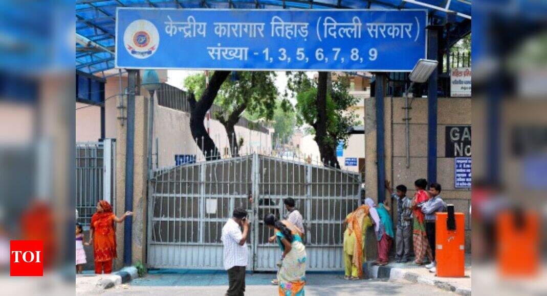 Delhi: Tihar Jail releases 419 inmates to control crowd | Delhi News ...