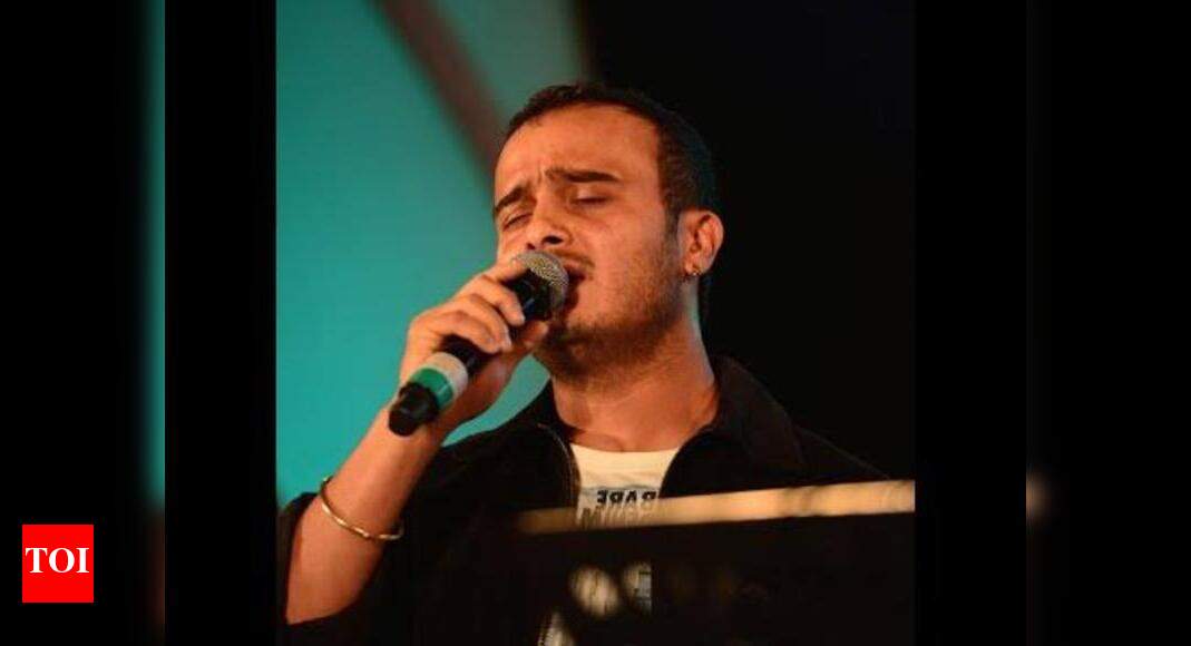 Sunil Raoh entertains friends and fans with singing sessions | Kannada ...