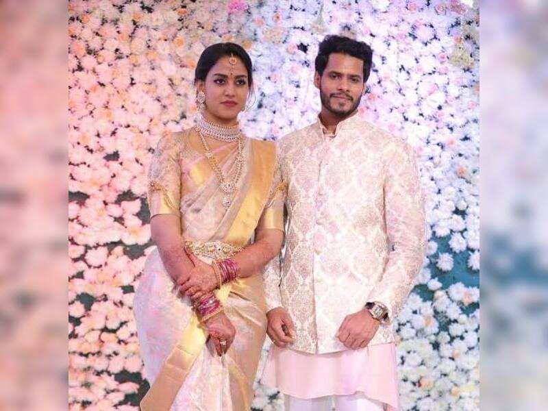 A simple wedding at home for Nikhil Kumar and Revathi? | Kannada Movie ...