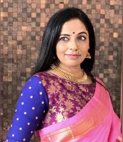 Sharvari Jamenis' classical treat! | Marathi Movie News - Times of India