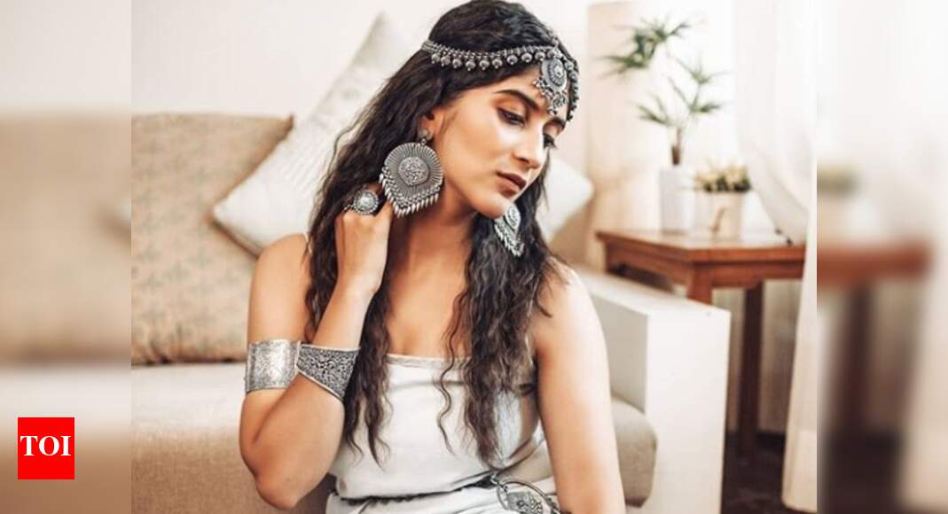 Deeksha Joshi explains the meaning of responsibility in a strong post ...