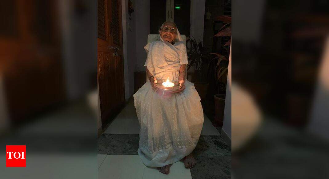 Holding diya in hand, PM Modi's mother responds to lights-out call ...