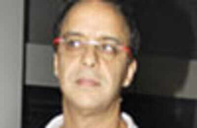 Fake casting agents upset Vidhu | Hindi Movie News - Times of India