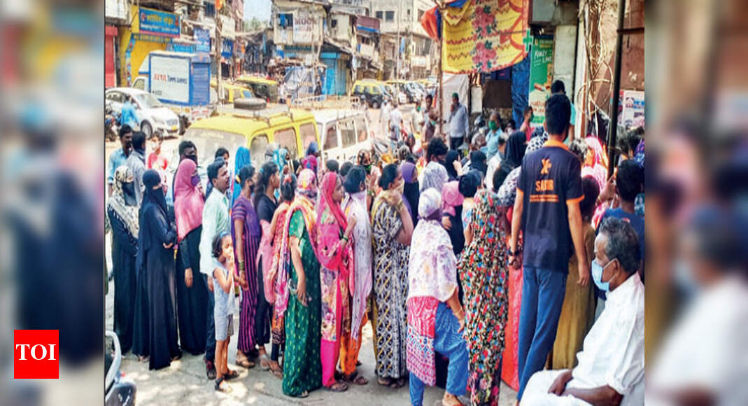 Coronavirus Dharavi Cases: 2 more kin of Dharavi woman infected, taking ...