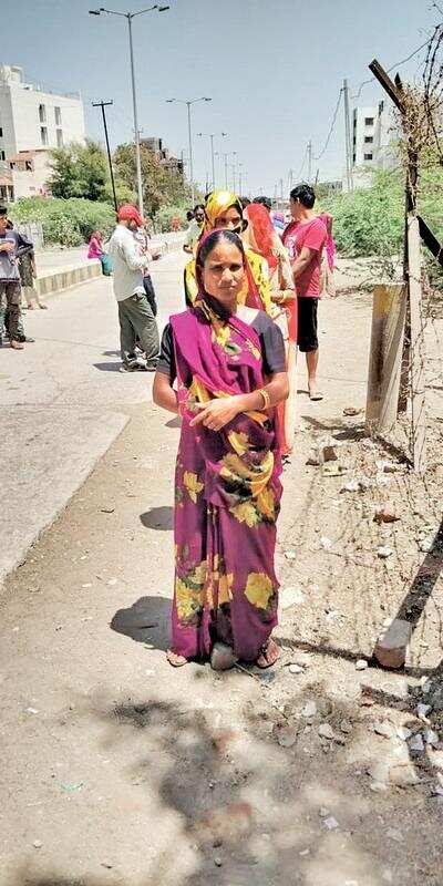 Jamnagar police deliver essentials at people’s doorsteps | Rajkot News ...