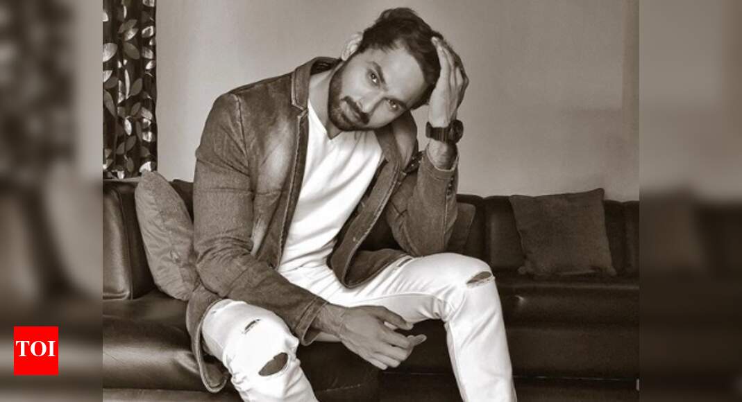 Photo: Meet Jain treats fans with his soulful voice on live chat ...