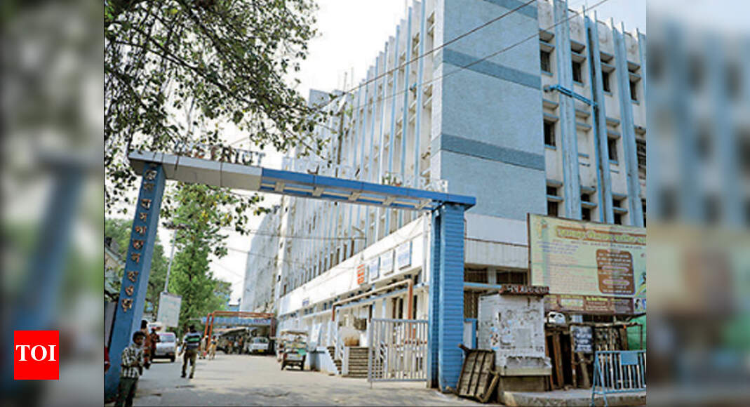 Howrah hospital official’s family in quarantine | Kolkata News - The ...