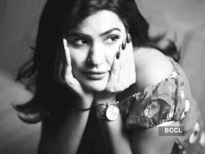 BB Telugu fame Ashu Reddy warns an online impostor posting inappropriate content; demands to ...