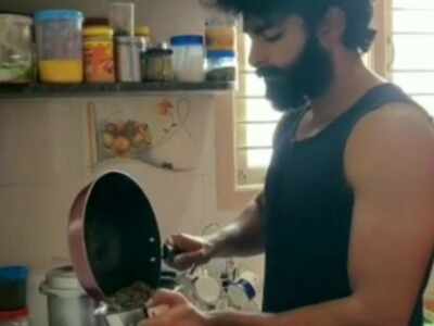 Naagini actor Deekshith Shetty lauds women who cook every day for the ...