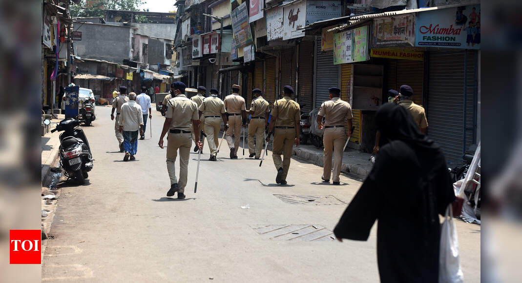 Coronavirus lockdown: Several vehicles seized at Mumbai's entry points ...