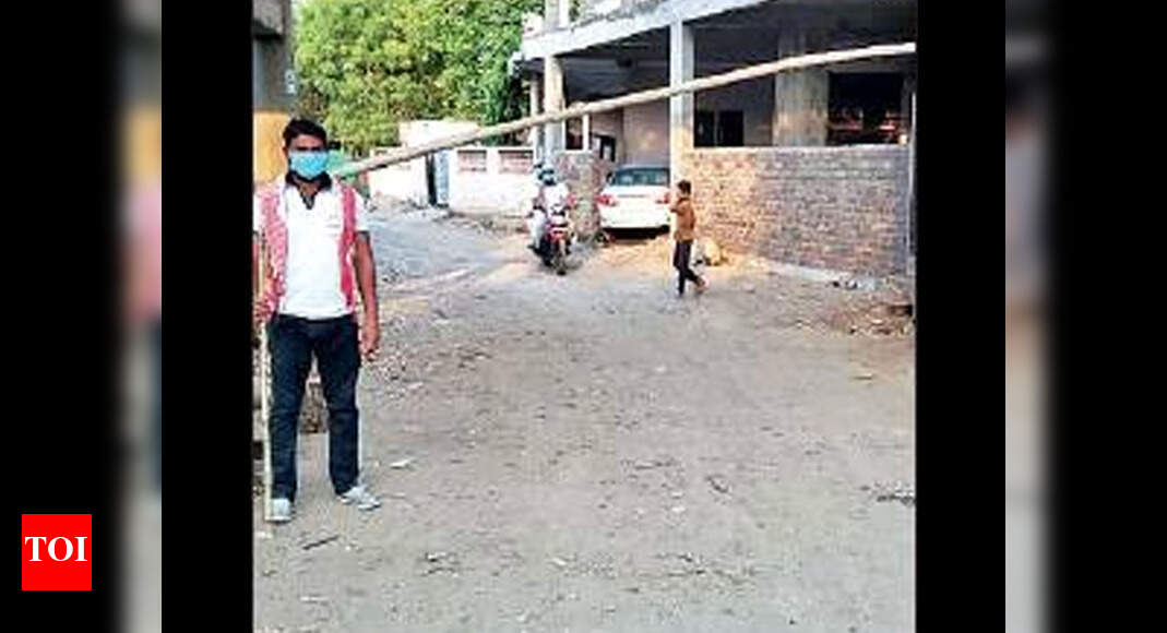 Aurangabad: At dug-up entry points, visitors to Waluj screened ...