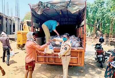 Hyderabad: Techie trio curates & supplies grocery kits to families in ...