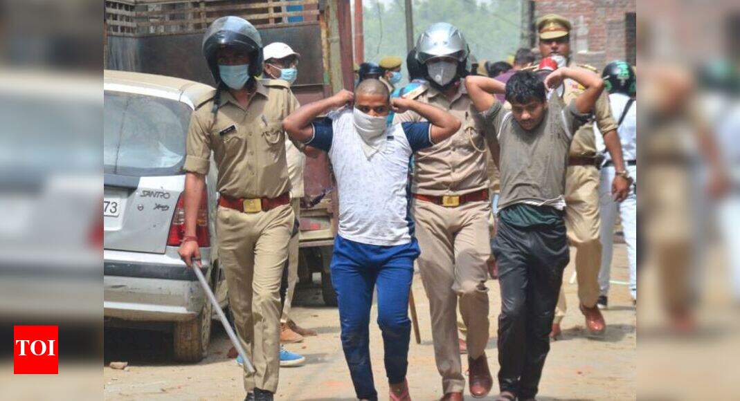 Moradabad attack: UP mob attacks doctors, cops of quarantine team in Moradabad | India News ...