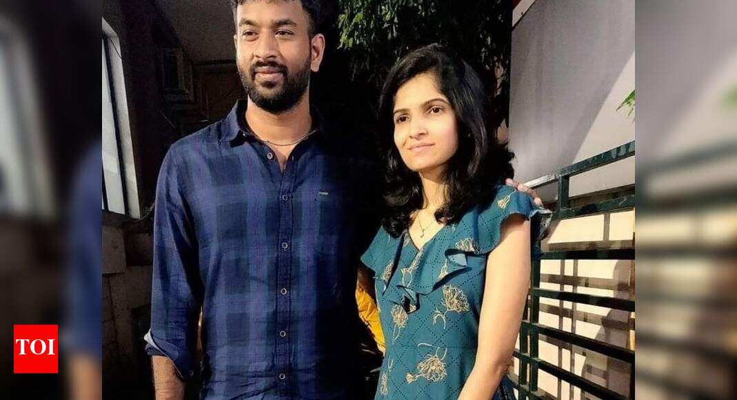 THIS blockbuster director and his wife got lyricist Vivek emotional on ...