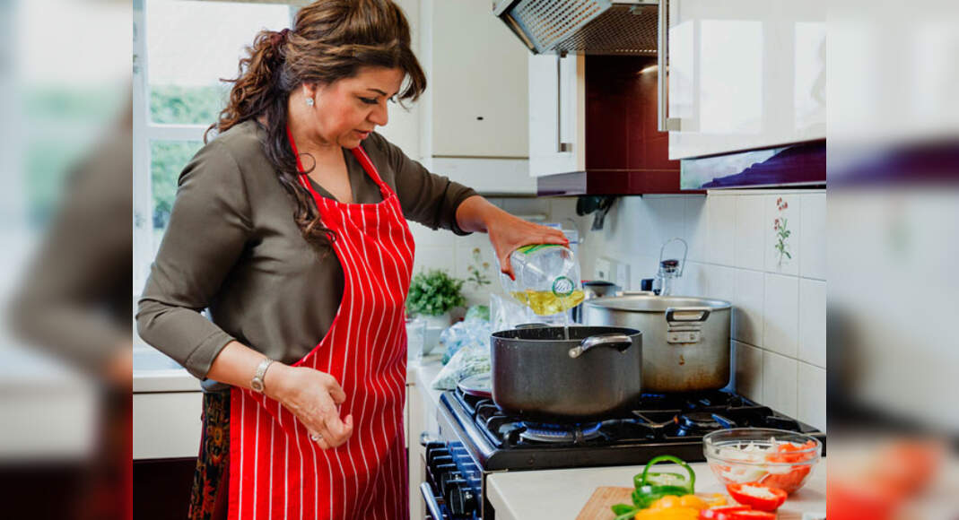 Unhealthy cooking habits that you need to quit