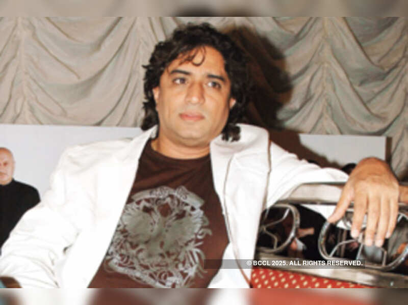 Who is Anand Raj Anand wooing? | Hindi Movie News - Times of India