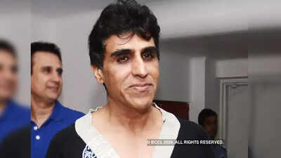 Zoa Morani confirms dad Karim Morani is back home from hospital, says ...