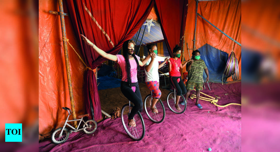 #LockdownEffect: Mumbai circus troupe calls out for help | Mumbai News ...