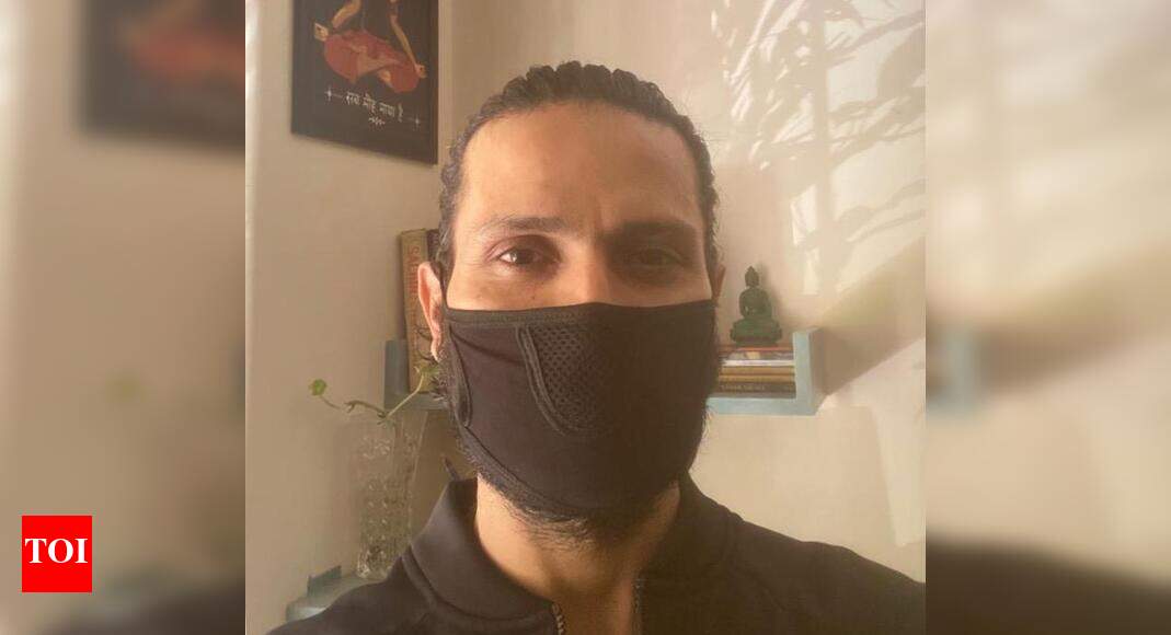 Kranti Prakash Jha joins #MaskIndia movement | Events Movie News ...